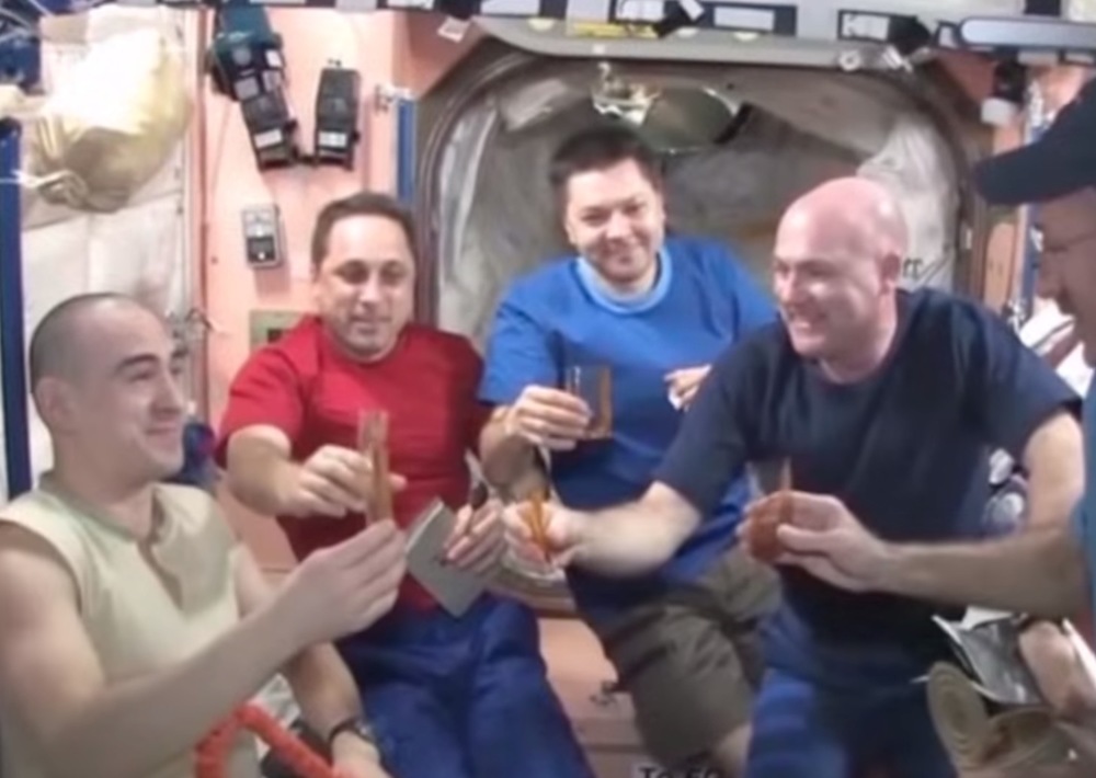 Special Zero Gravity Cup for Earth-Like Coffee Drinking Experience ...
